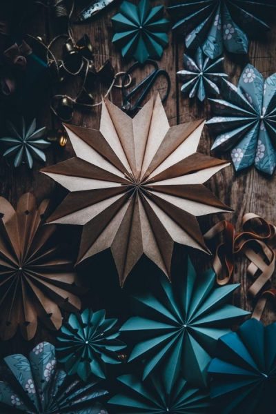 30+ DIY Paper Star Decorations Ideas & Tutorials In