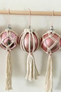 15+ Easy DIY Macrame Christmas Decorations For